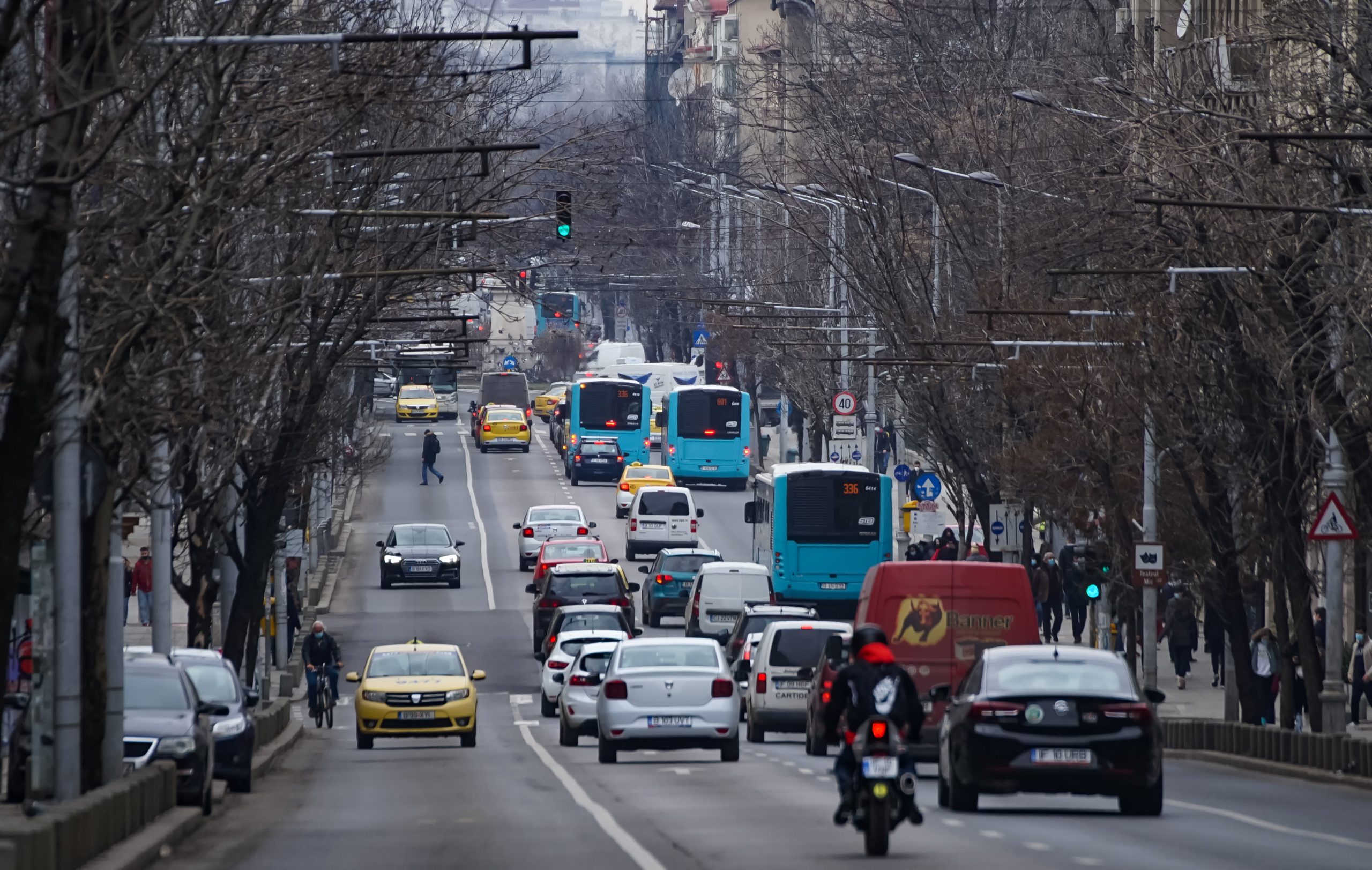 Se înființează noi benzi unice dedicate transportului public în ...