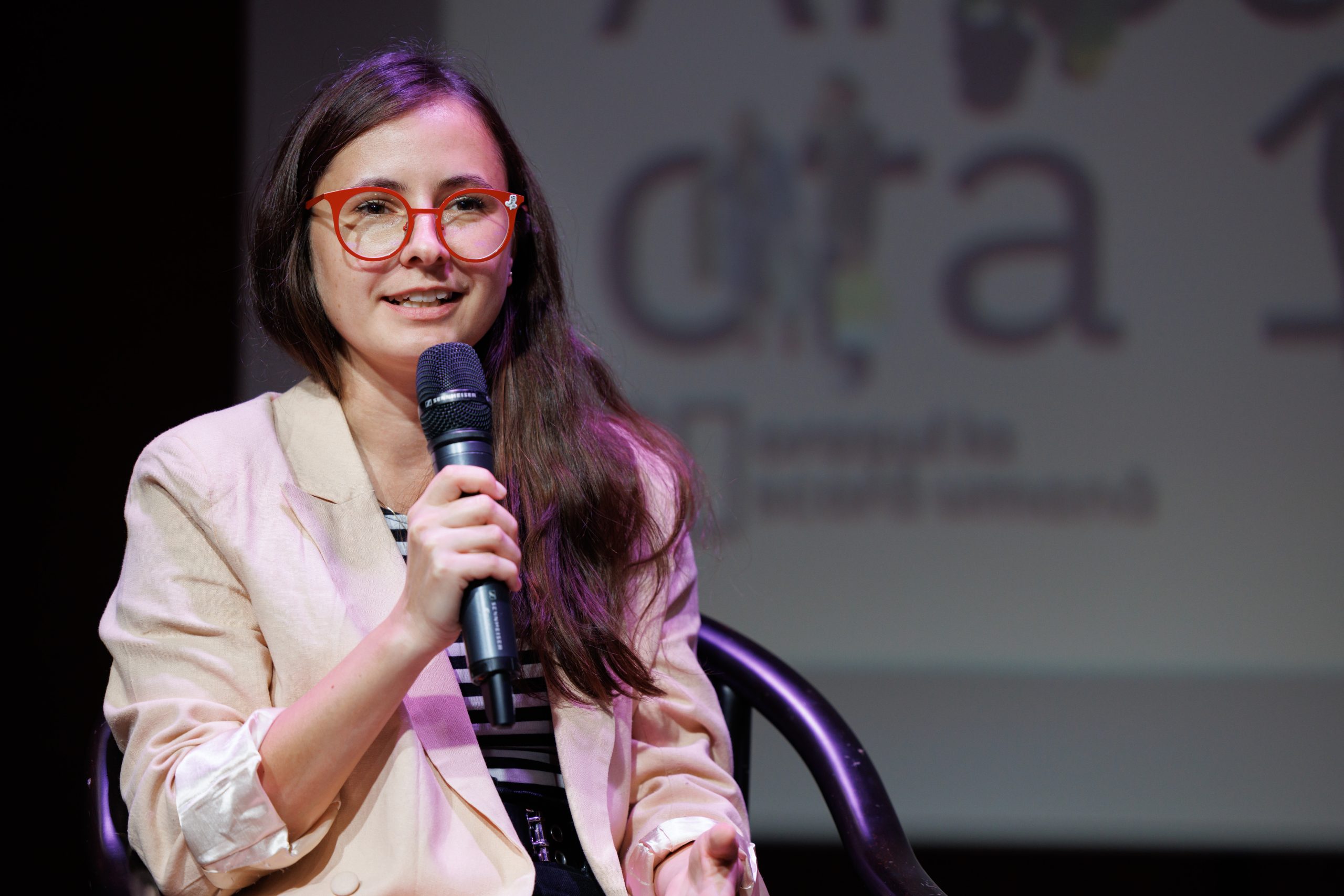 Cum discriminează orașul persoanele cu dizabilități. Arh. Iris Popescu ...