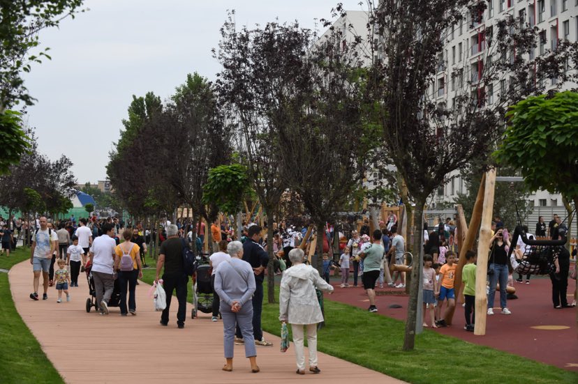 Cum arată cel mai nou parc din București, construit de la zero în numai ...