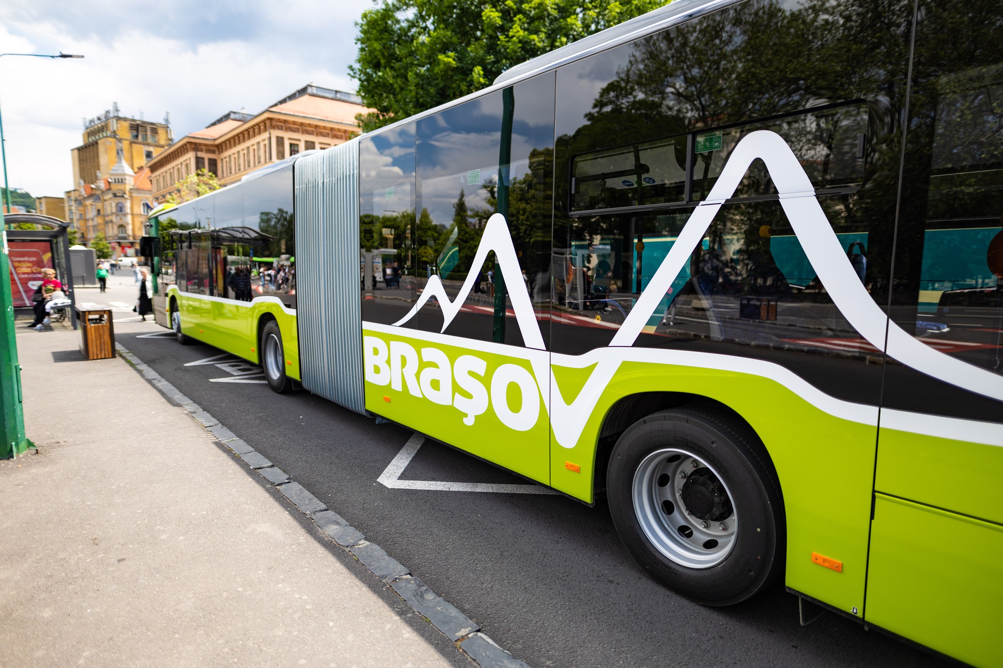 Cum arată noile autobuze care vor circula prin Brașov? Sunt produse de ...