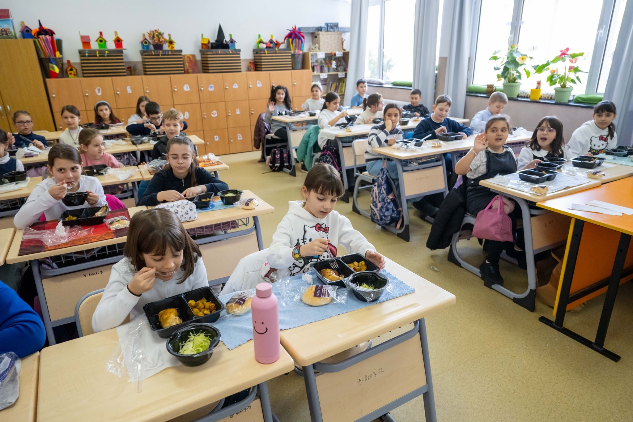 Banca de alimente a Sectorului 6 a început să livreze mâncare pentru ...
